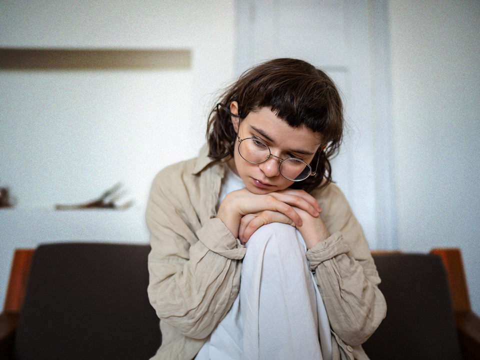 How to Not Feel Lonely, According to Experts - Wondermind